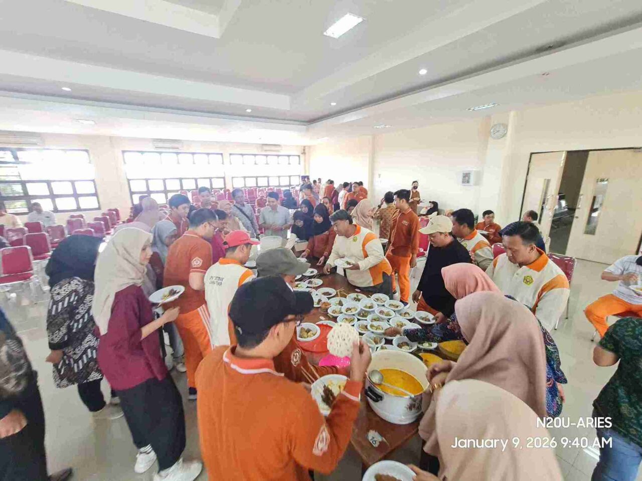 Momen Kebersamaan dalam Acara Pisah Sambut Pegawai Fakultas Ilmu ...